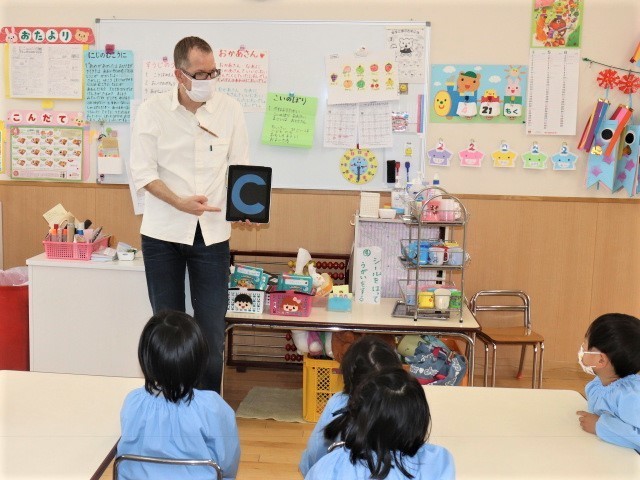 今年度はじめての英会話指導: 東岩槻幼稚園 園長ブログ