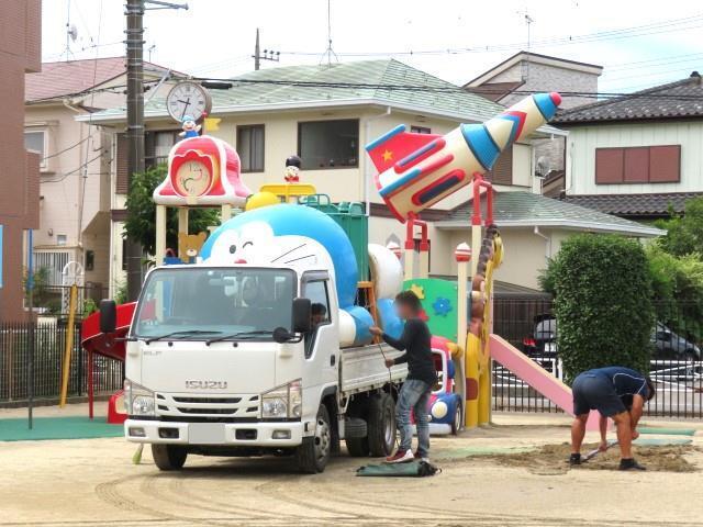 ドラえもん遊具のメンテナンス: 東岩槻幼稚園 園長ブログ